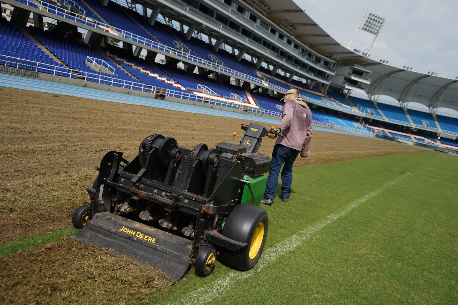La gramilla del Pascual Guerrero inició tratamiento y será híbrida